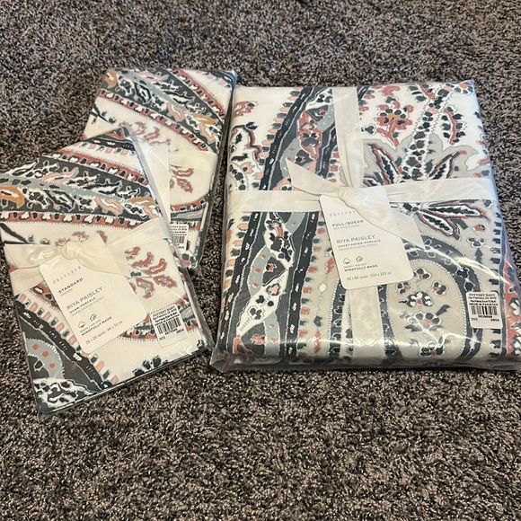 Pottery Barn | Bedding | Nwt Pottery Barn Duvet Cover And Sham Set ...